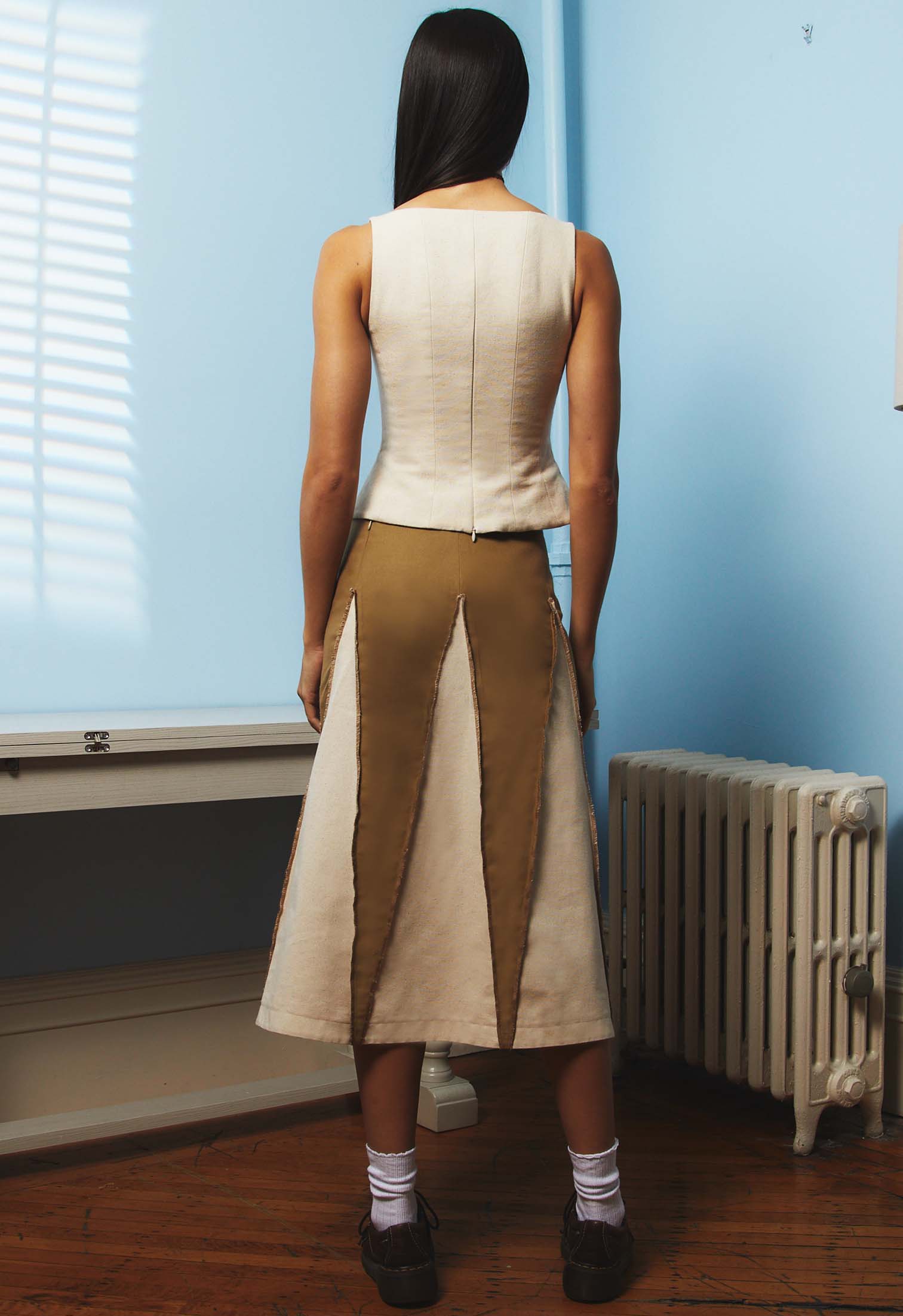 Triangle Trumpet Skirt Cosmic Latte Olive – Tae Park