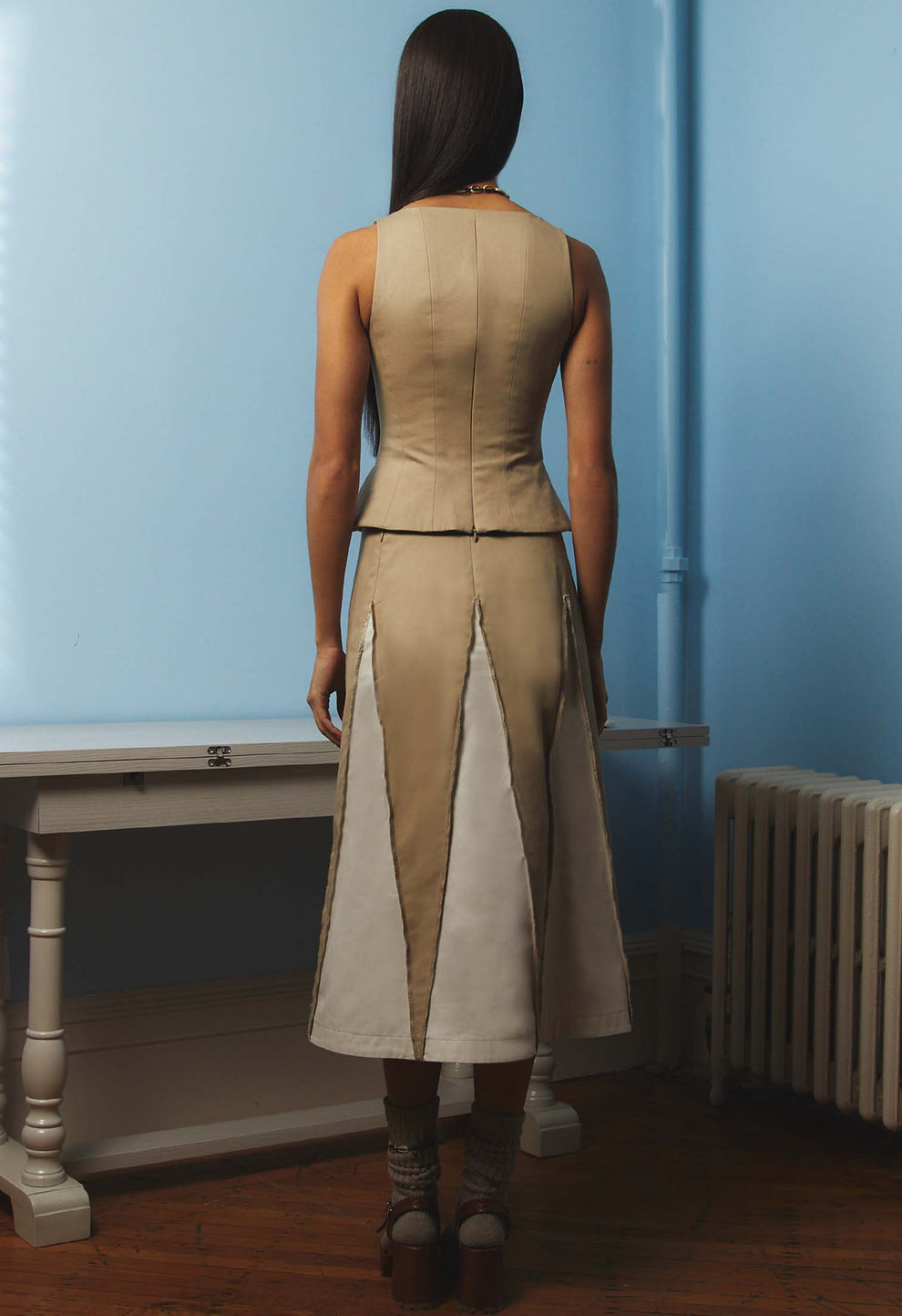 Triangle Trumpet Skirt Khaki Stone – Tae Park
